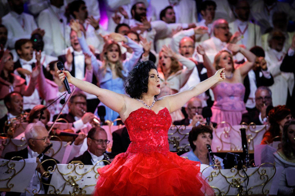 André Rieu and Dorona Alberti Turn Live is Life Into a Joyful ...